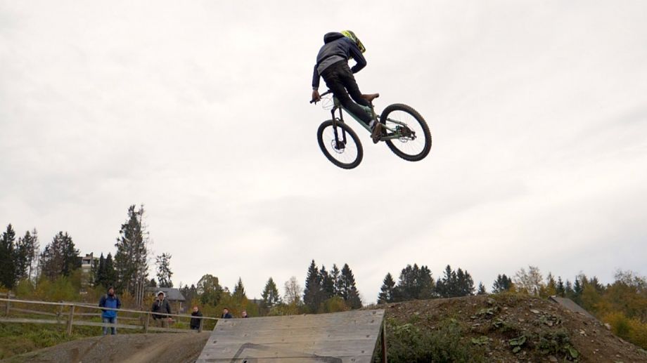 Mountainbike Fahrtechniken & MTB Tricks - binbiken.de